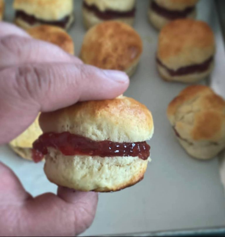 Resepi Scone Hanya Guna 3 Bahan, Rasa Macam Di Cameron Highlands!