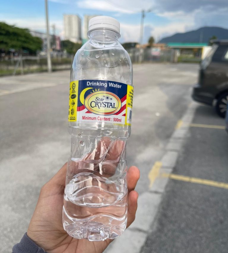 Elak Anak Minum Air Botol Plastik Disimpan Lama Dalam Kereta Tengah ...