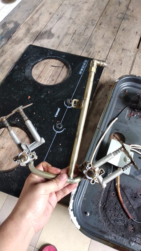 Api Dapur Gas Makin Kecil? Lelaki Ini Kongsi Cara Api Kembali Besar & Kuat