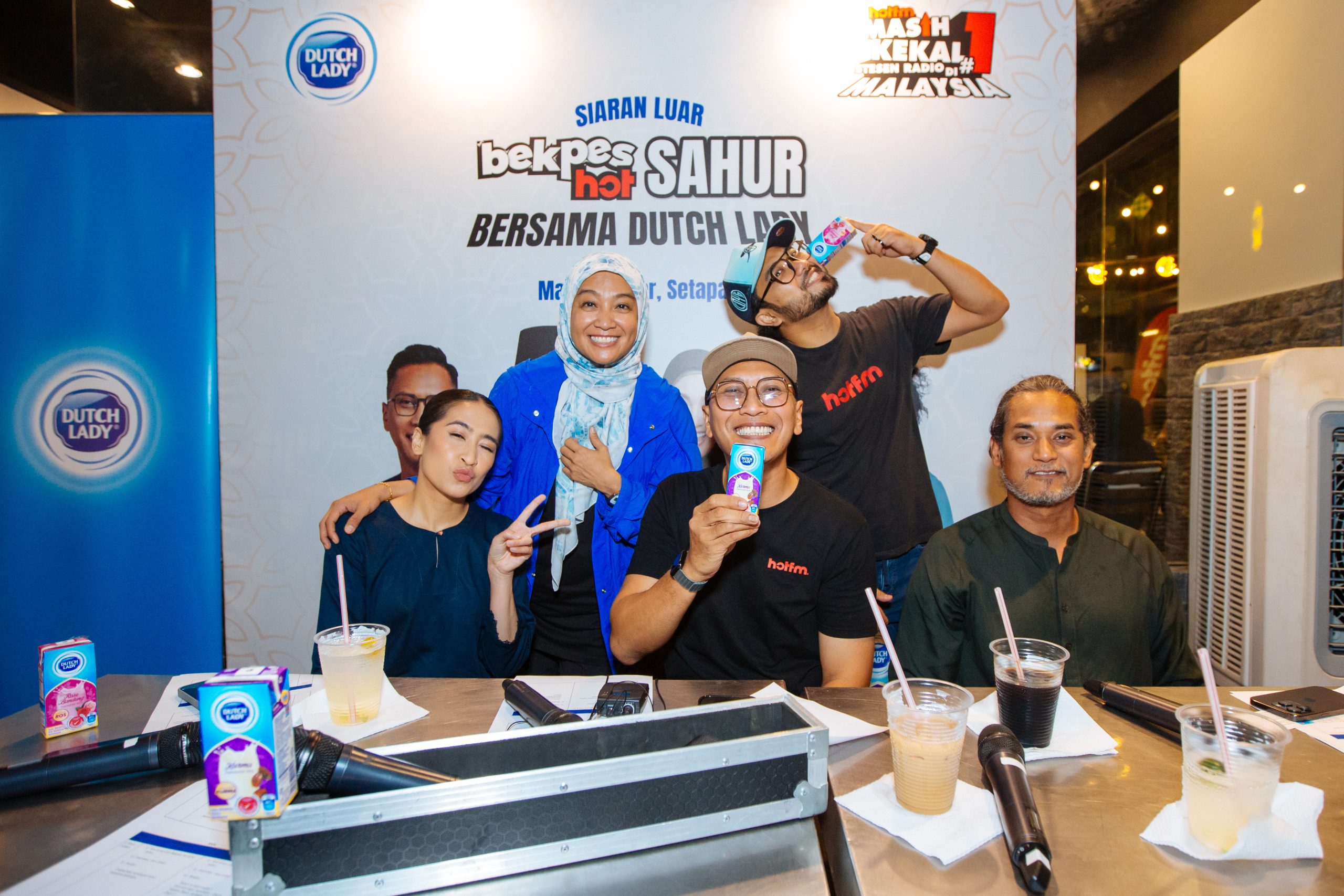 Ramadan Paling Gempak! Dutch Lady & Hot FM Kejut & Belanja Sahur Untuk ...
