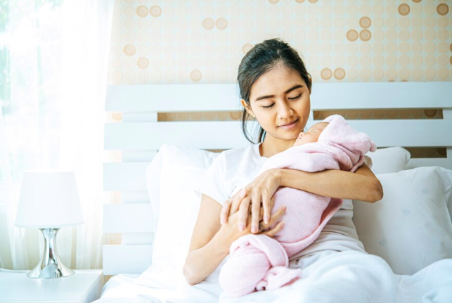 5 Pad Bersalin Yang Sesuai & Selesa Untuk Ibu Dalam Pantang