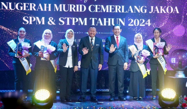 Anak Kaum Jakun 4 Flat STPM, Kini Dapat Tawaran Ke UK!