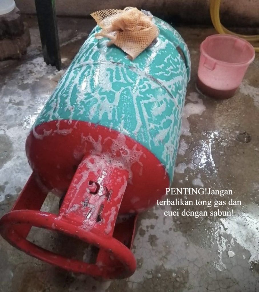 Cuci Tong Gas Dapur Macam Ini Undang Bahaya, Jangan Buat!