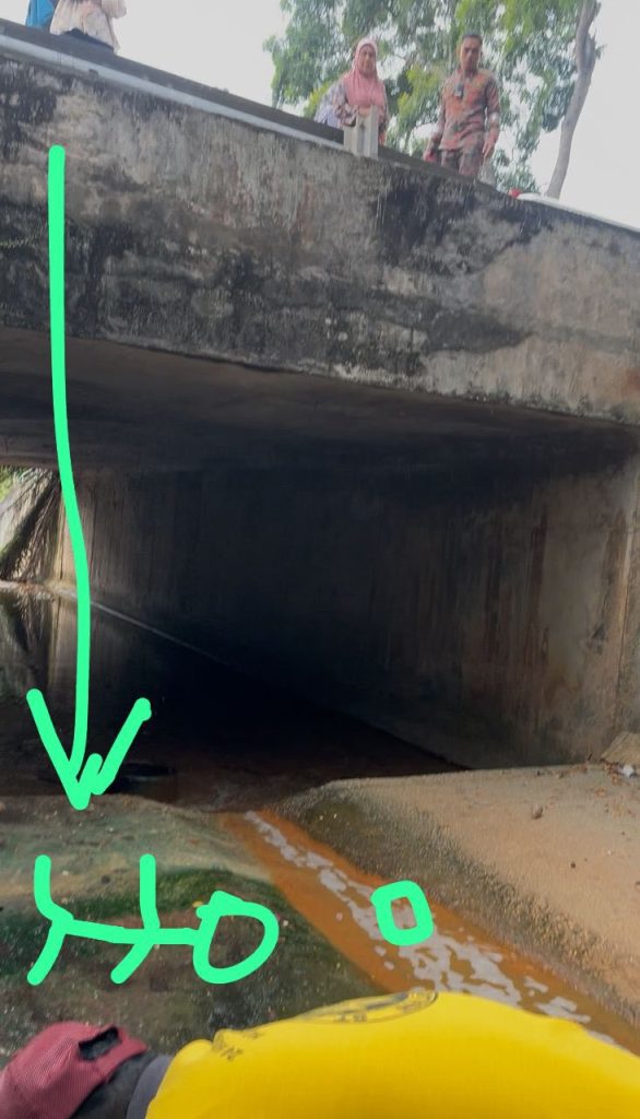 Pak Cik Jatuh Longkang Besar Dan Patah Tulang Tengkuk