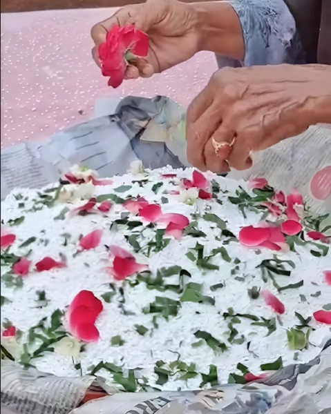 Bedak Sejuk Buatan Warga Emas Usia 80 Laku Sampai Ke Jepun