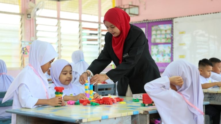 7 Tip Guru Baharu Hari Pertama Masuk Kelas, Jangan Panik!