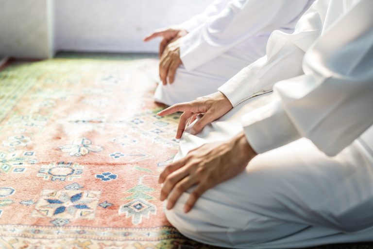 Tiga Jenis Solat Makmum Tak Boleh Ikut Imam