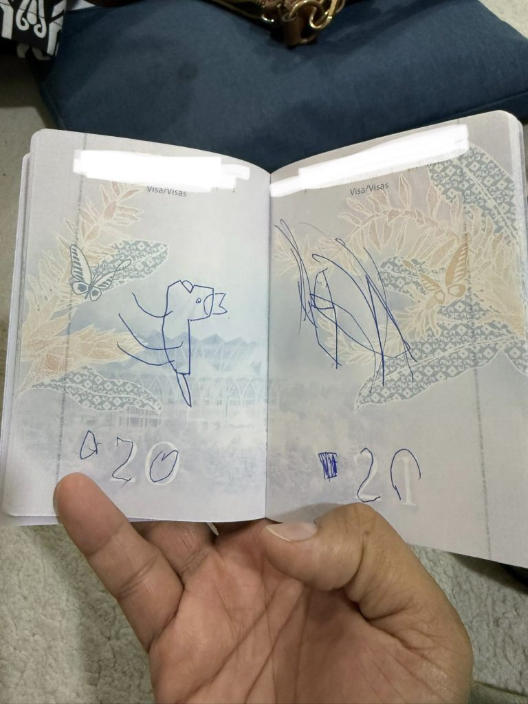 Passport Rosak Diconteng Anak Sampai Tak Lepas Nak Fly!