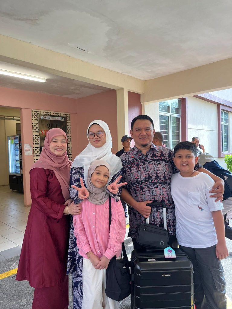 Hantar Anak Sambung Belajar Ke IPT, YB Fadhlina Sidek Sebak
